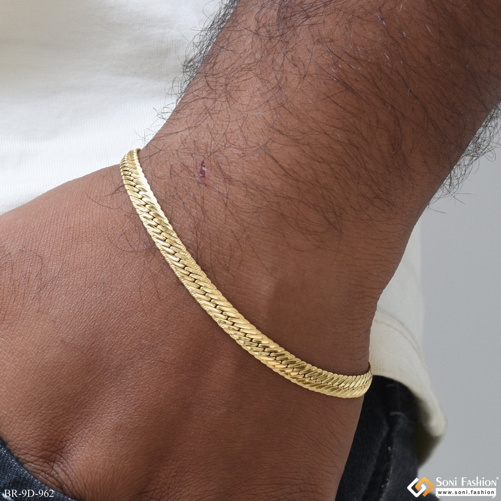 Snake Scale Design Gold Plated Bracelet for Men - Style D962 – Soni Fashion