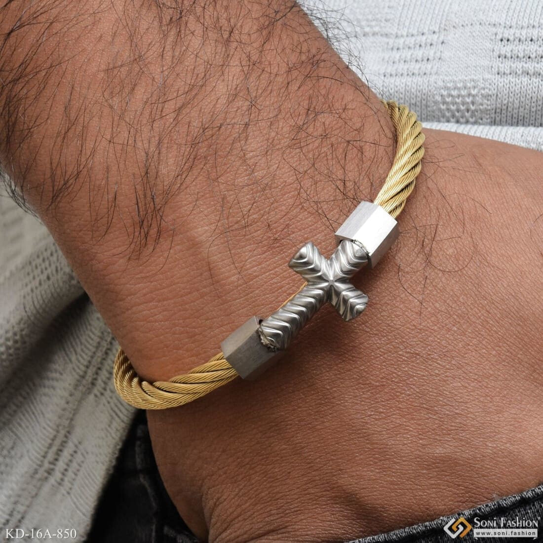Superior Quality Graceful Design Golden & Silver Color Kada For Men ...